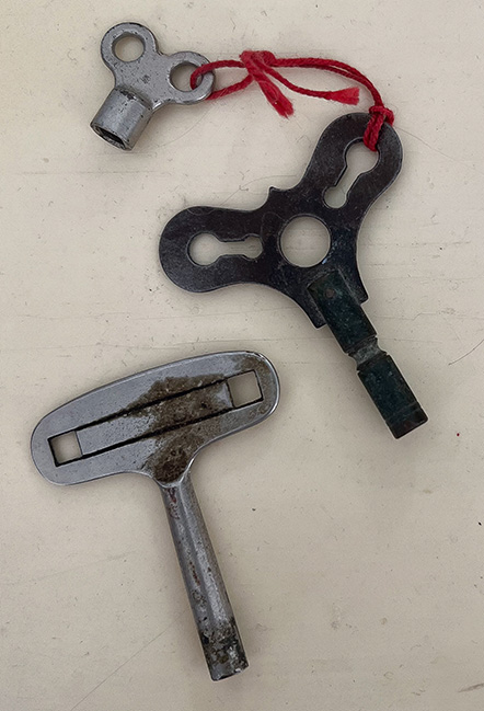 The Antique Mantel Clock – Stan's Roots